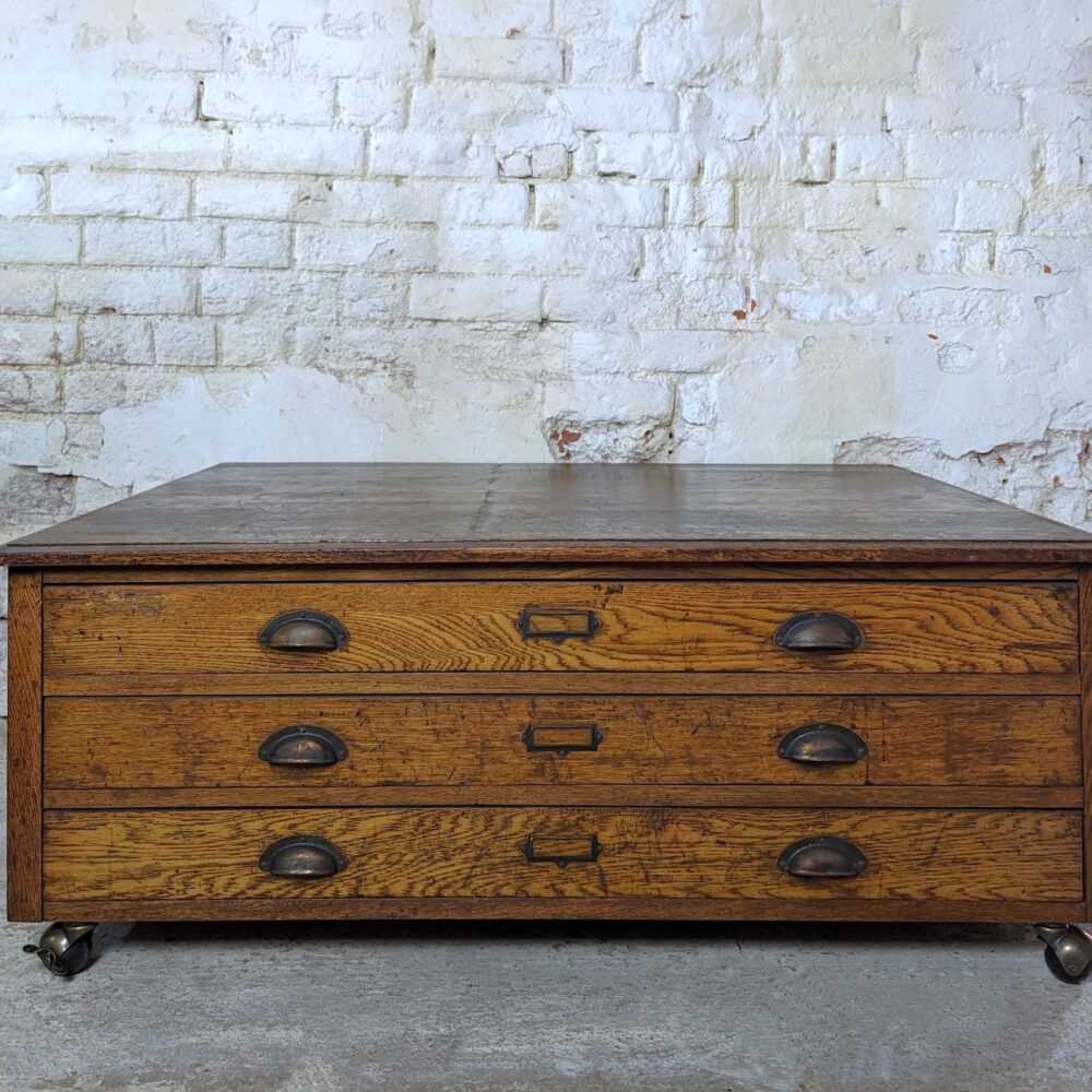 IN STOCK: Retro TV Coffee Table - Cambrewood